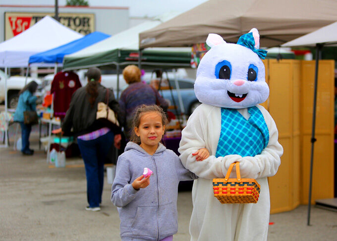 Easter Bunny shows up at Farmers Market | Local News | kjas.com