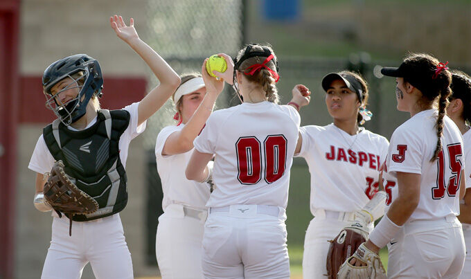 Jasper Lady Dawgs win softball tournament | Local Sports | kjas.com