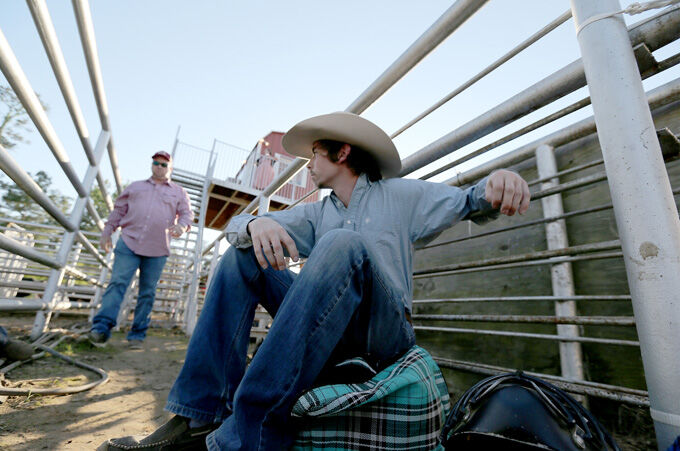 People attend rodeo in droves | Local News | kjas.com