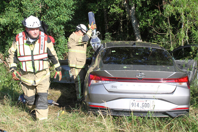 Two people injured in Saturday evening crash west of Jasper near Beech ...