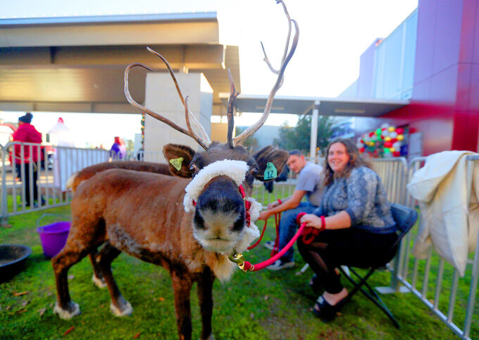 Santa and two of his reindeer's visit Christus Jasper Memorial Hospital ...