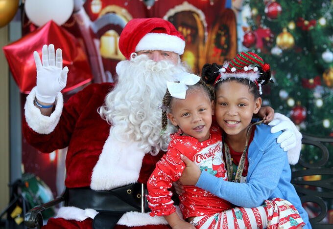 Santa and two of his reindeer's visit Christus Jasper Memorial Hospital ...
