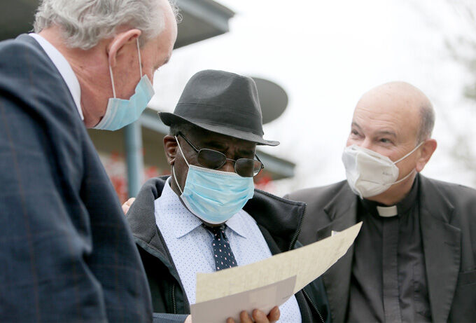 The community helps Reverand Kenneth Lyons celebrate his 80th birthday ...