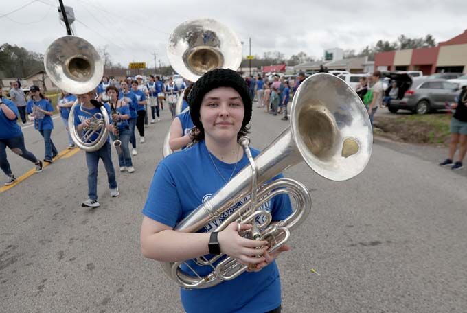 Buna Redbud Festival Parade goes off with out a hitch despite the ...