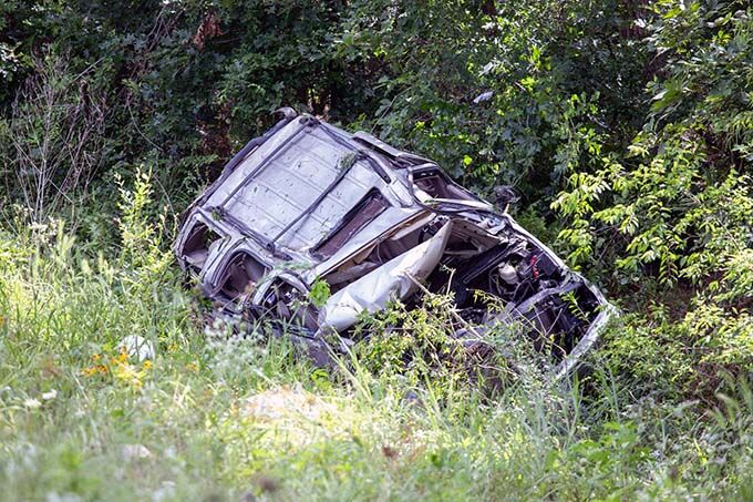 One person dies and two other injured in wreck south of Lufkin | Local ...