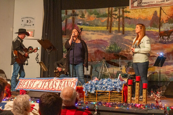 Country Music Show Entertainer of the Year draws record crowd | Local ...