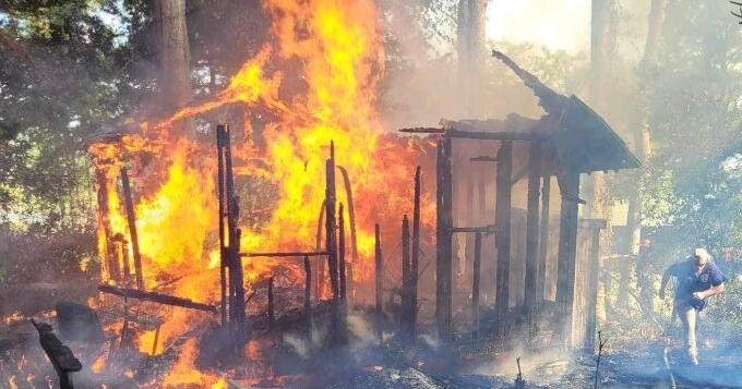 Pendleton Harbor lakehouse destroyed by fire | Local News | kjas.com
