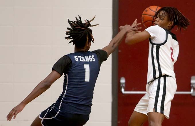 Dawgs Fall To Mustangs In Valiant Effort 61 – 58 | Local Sports | kjas.com