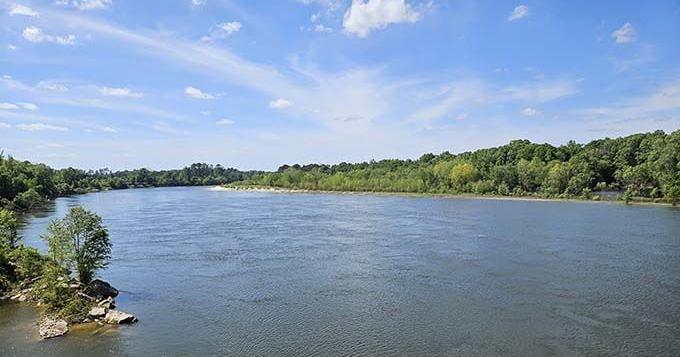 Full and flowing.....A beautiful view of the Sabine River from the Burr ...