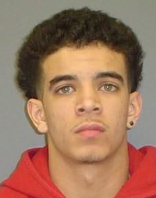 One arrested, two sought in Fulton home invasion | Newsroom | kjluradio.com