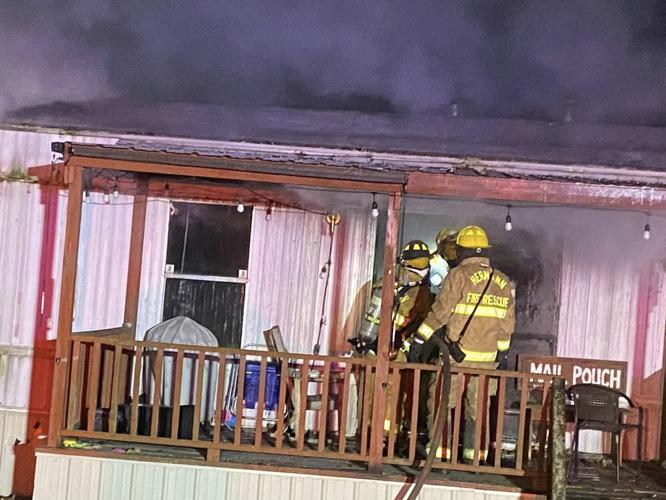 Early morning fire near Hermann destroys mobile home | Newsroom | kjluradio.com