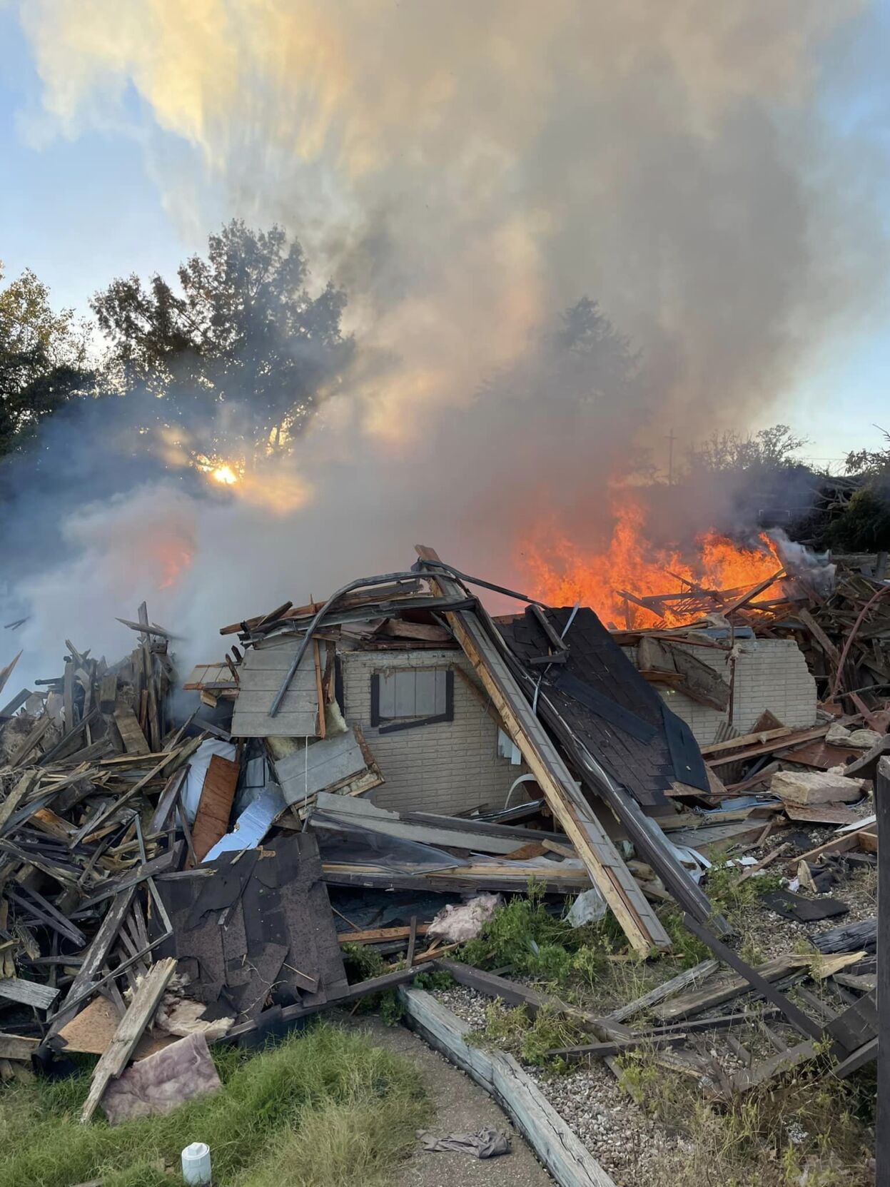 Building being demolished in Sunrise Beach sparks large fire | Newsroom ...