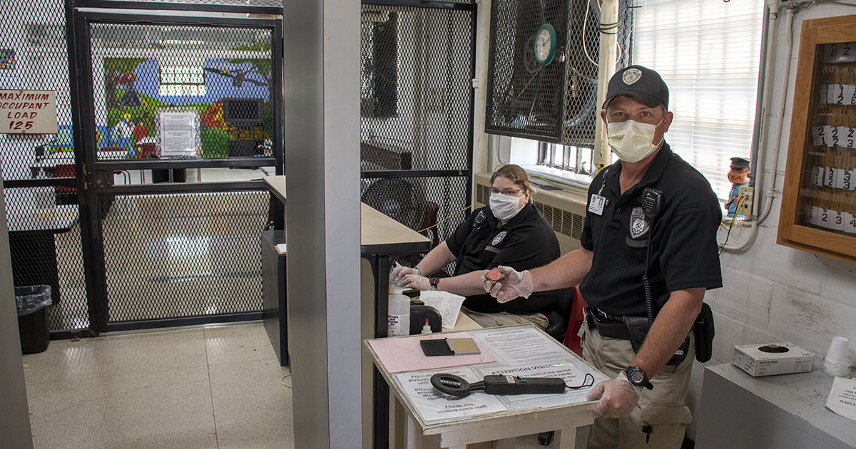 MO prison shuts down visitation after COVID confirmed in facility ...