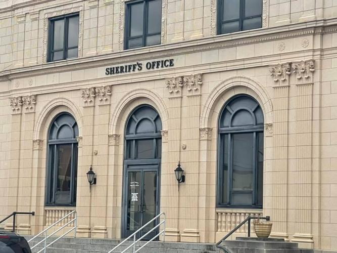 UPDATED: Pettis County authorities help with search after suspect in ...