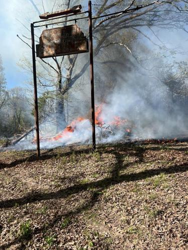 Firefighters save historic landmark motel from natural cover fire in ...