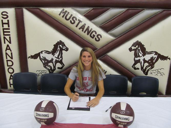 Sydney Nielsen signs with Grand View | Gallery | kmaland.com