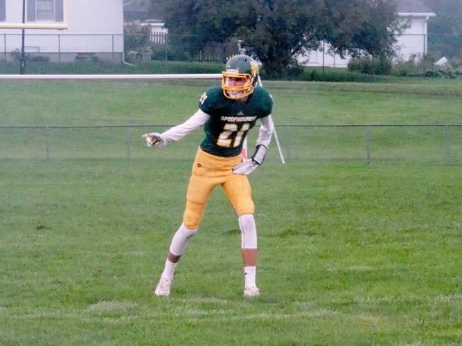 Spoofhounds dominant in home opener | Sports | kmaland.com