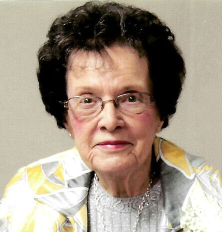 Betty Russell, 97, Mound City, Missouri | Funerals | kmaland.com