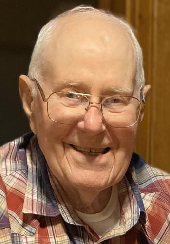 Robert M. Hull, 92, Maryville, Missouri | Funerals | kmaland.com