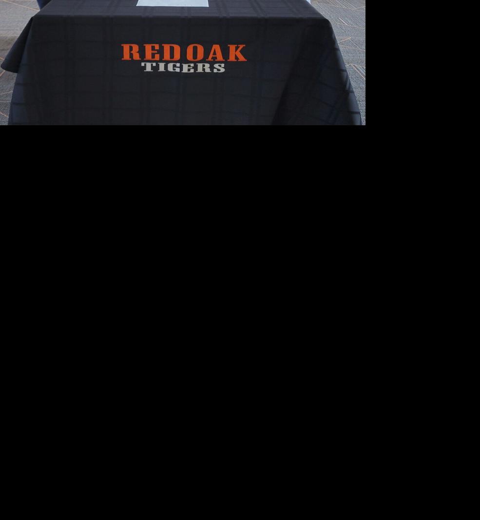 Red Oak's McCunn finds comfort with Iowa Western wrestling staff ...