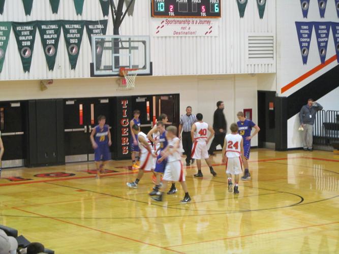 Denison @ Red Oak Boys Basketball | Gallery | kmaland.com