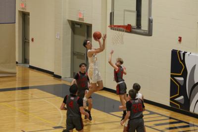 Riverside gets early surge and rides that to victory | Sports | kmaland.com