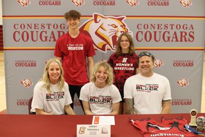 Trofholz's love for wrestling leads her to Hastings | Sports | kmaland.com