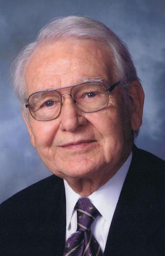 Dr. Robert E. Dunshee, 94, Maryville | Funerals | kmaland.com