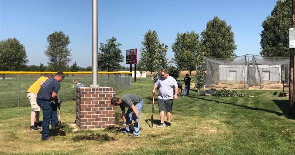 Pella, park and rec team up for park spruce up | News | kmaland.com