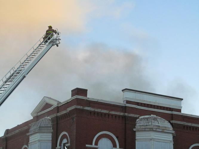 Fire on the Red Oak Square | News | kmaland.com