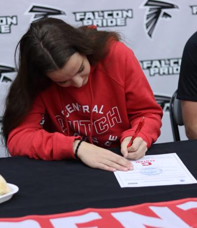 Wayne's Goben inks with Central to continue running career | Sports ...