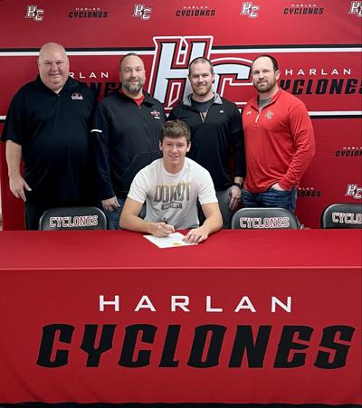 Harlan's Leinen to kick at Dordt | Sports | kmaland.com