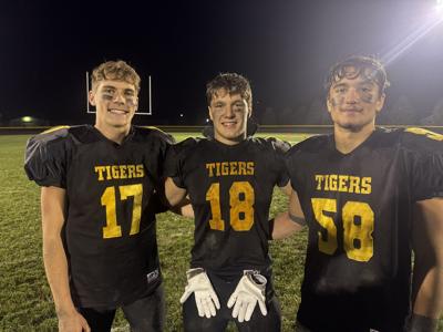 Lenox runs past Montezuma to reach state semifinal | Sports | kmaland.com