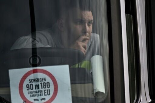 Truckers block Balkan borders over EU travel rules | National | kmzu.com