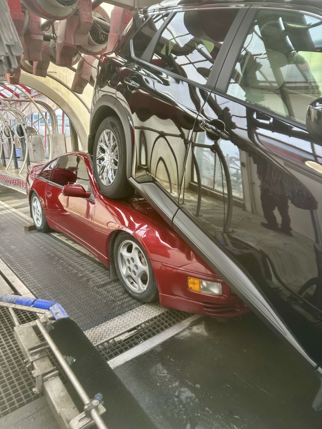 Vehicles stacked inside exit of car wash in Joplin | Joplin News First ...