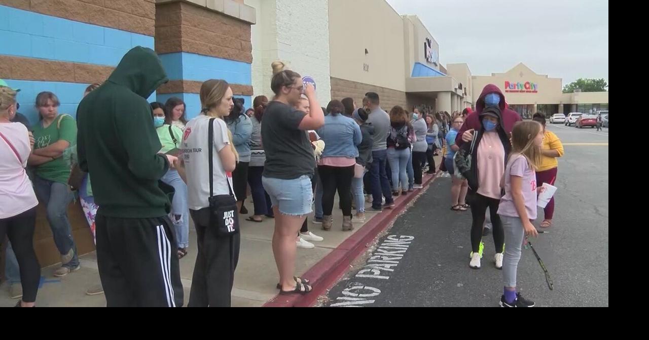 Ross Dress for Less in Joplin reopens, with hundreds of people waiting ...