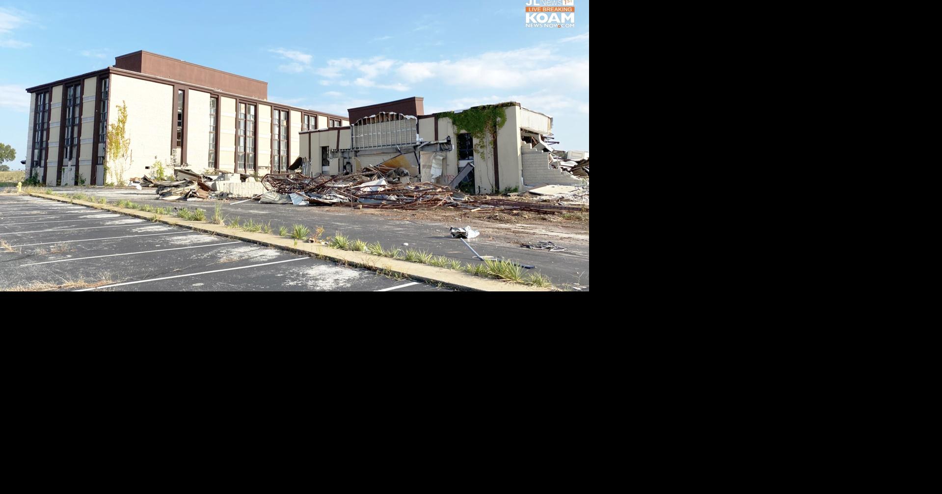 Former Holiday Inn is comes down in Joplin | Joplin News First ...