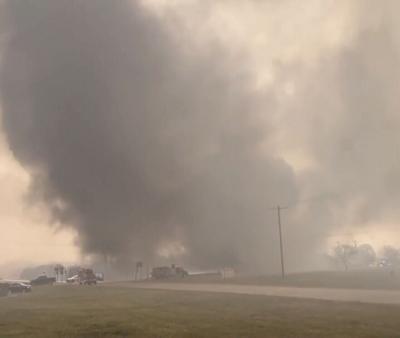 Large fire breaks out in Yates Center, KS - destroys building. | News ...