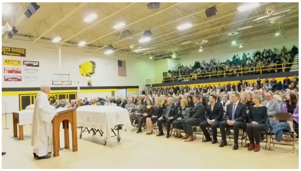 Kansas couple laid to rest over the weekend; Flight 5432 victims ...