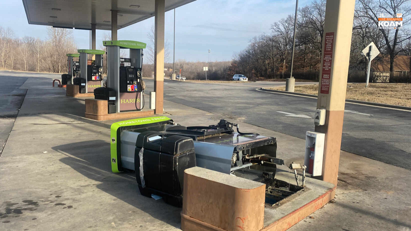 Tractor-trailer knocks over gas pump at Harps | Joplin News First ...