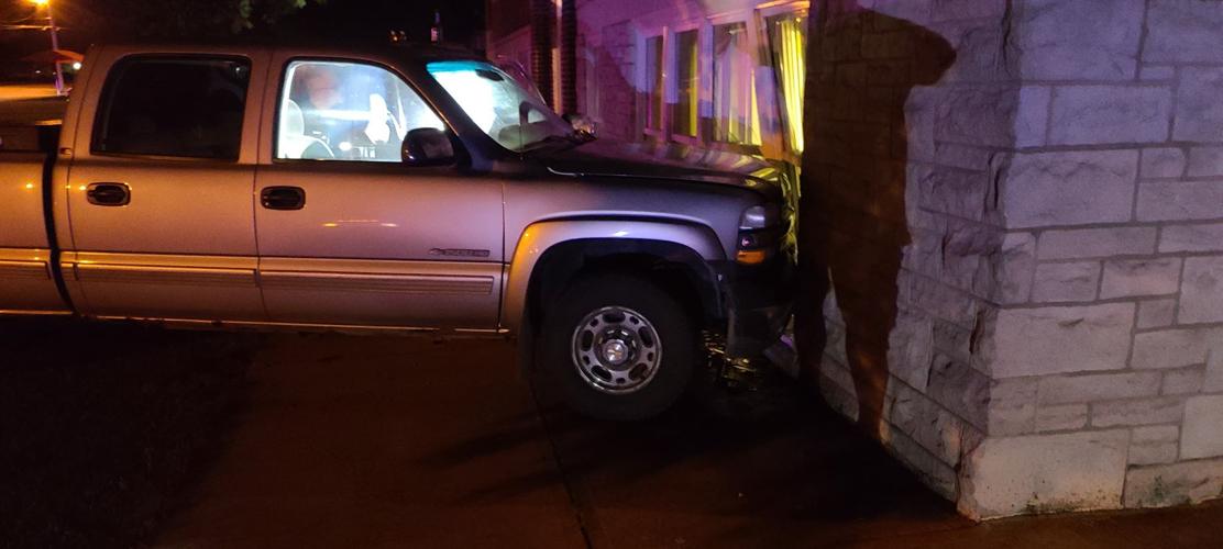 Driver hits senior housing facility in Baxter Springs | Local News ...