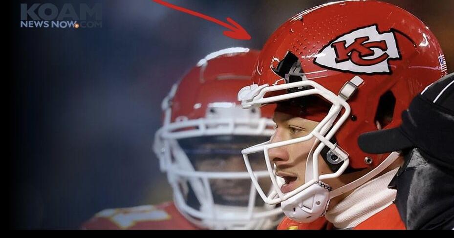 Patrick Mahomes' helmet shatters during frigid Chiefs-Dolphins playoff ...