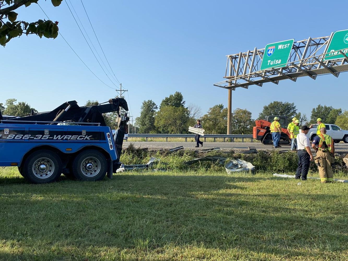 I-44 west fatal crash closes interstate, sign above interstate leaning ... I-44 west fatal crash closes interstate, sign above interstate leaning ...