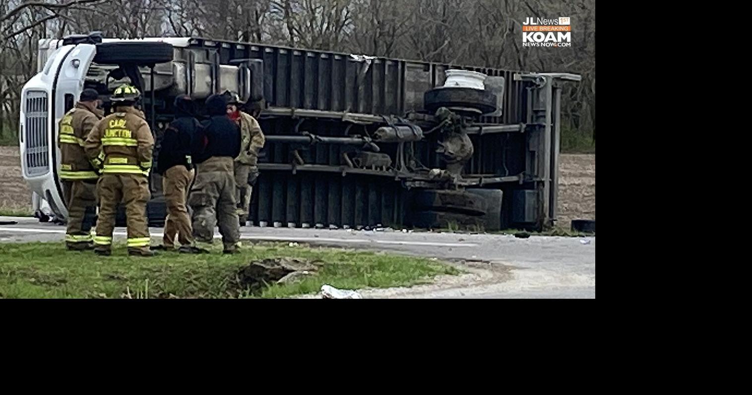 Box truck overturns in t-bone crash near Carl Junction | Joplin News ...