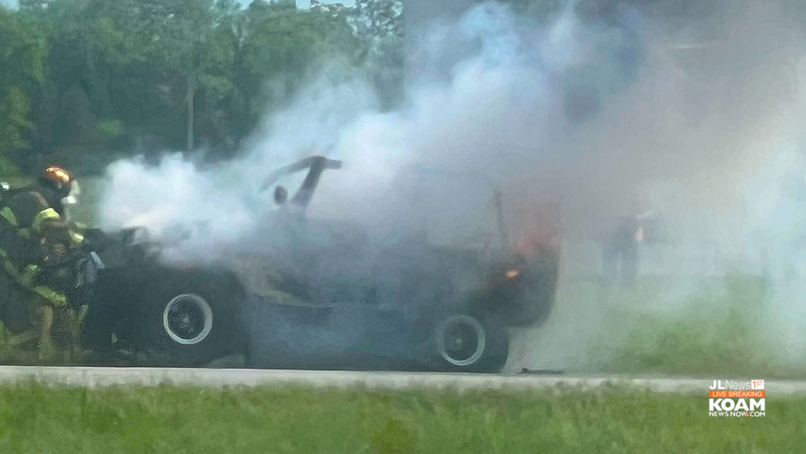 Jeep burns on I-44, traffic back up near Joplin Regional Stockyards ...