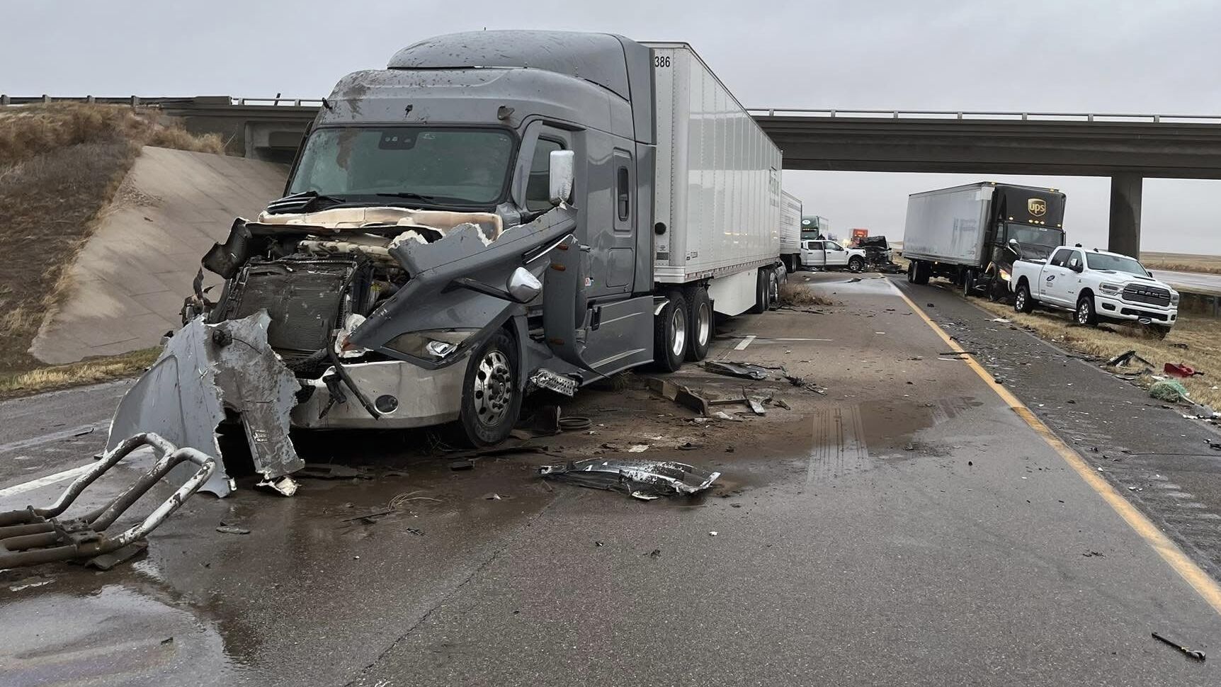 Massive 70+ vehicle pile up in dust storm closes I70 | Joplin News ...
