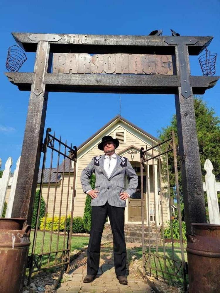 Red Oak II: A place where art, history, and home converge along Route ...