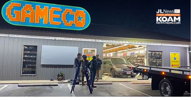 Van drives into GameCo in Joplin | News | koamnewsnow.com