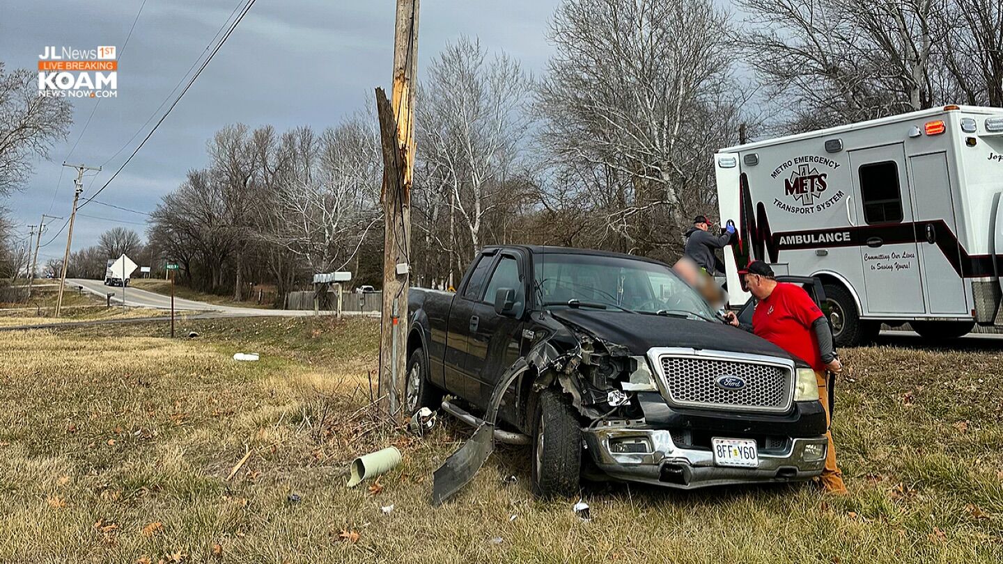 Pickup crashes into utility pole, roadway closed near Carl Junction ...