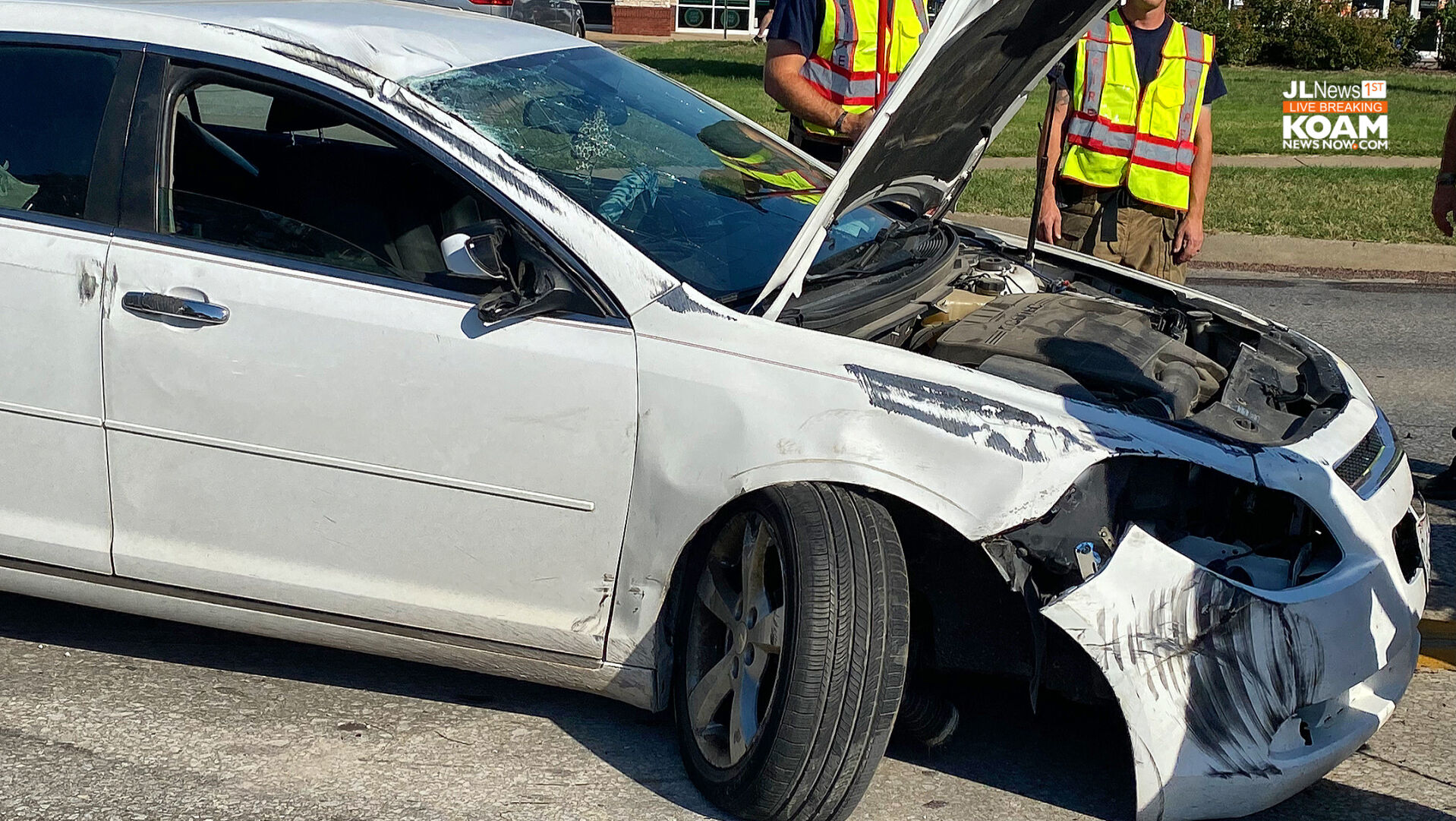 Multi-vehicle crash in Webb City, car overturns and white pickup leaves ...